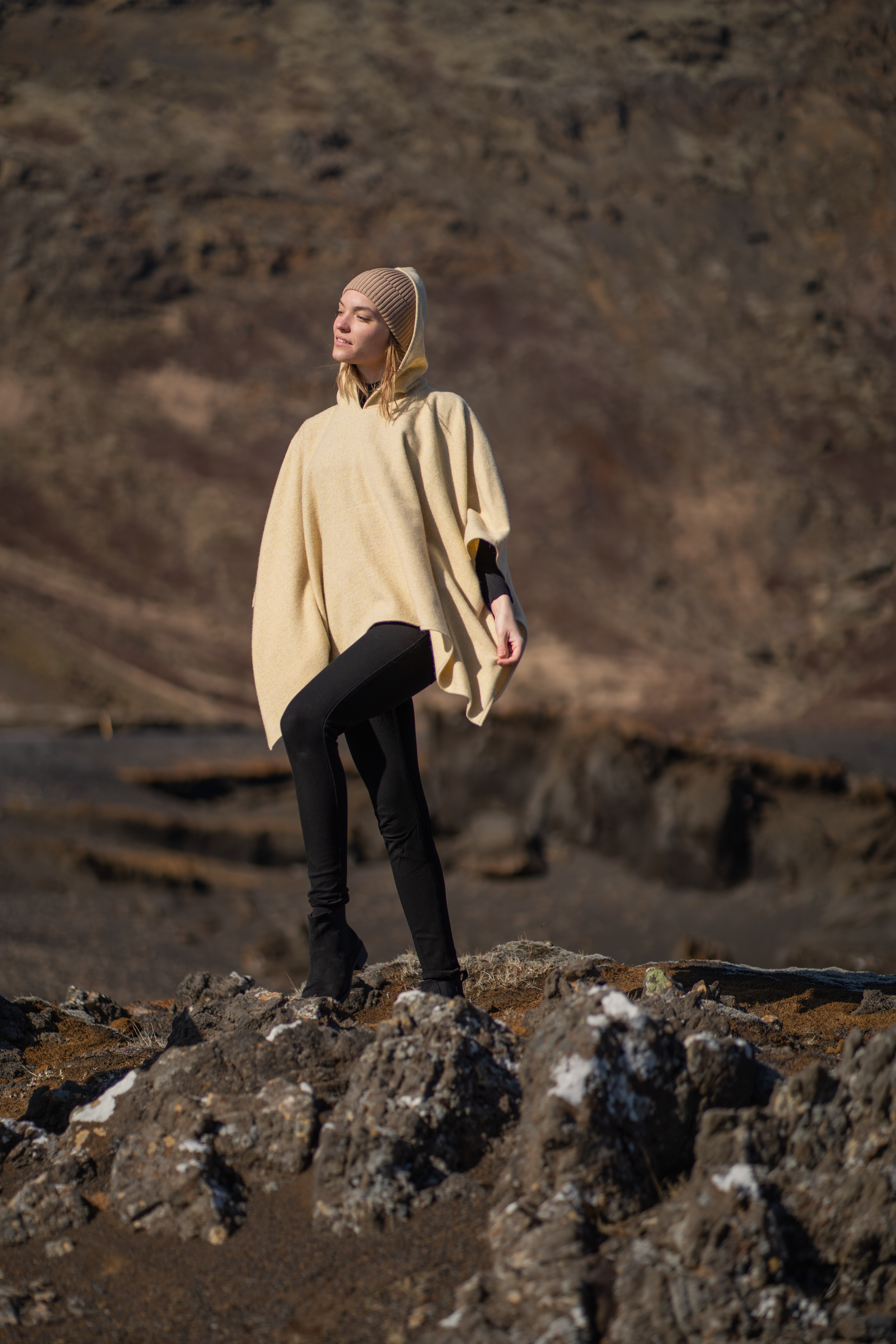 yellow cape 2 – Mjúk Iceland